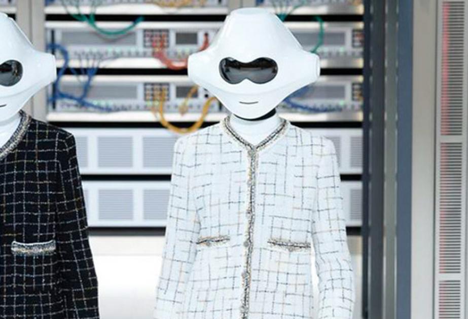 Intimate Technology: Ο οίκος Chanel παρουσίασε μία tech fashion συλλογή ...