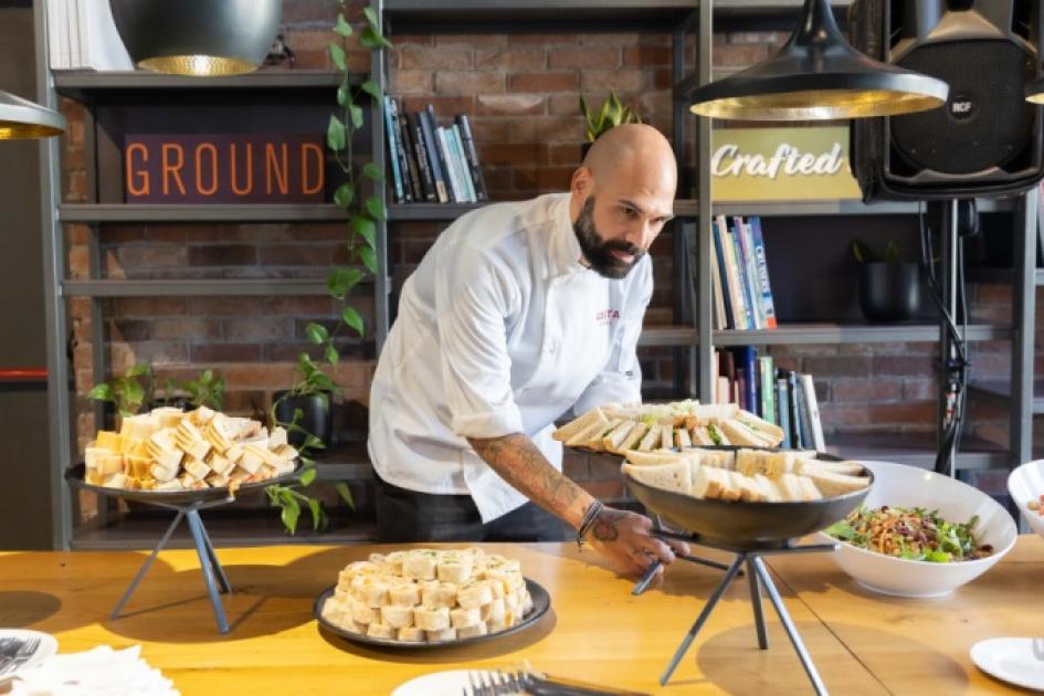 Ο chef Χρίστος Ποτσίδης εντυπωσιάζει με μια πλήρως ανανεωμένη σειρά ...