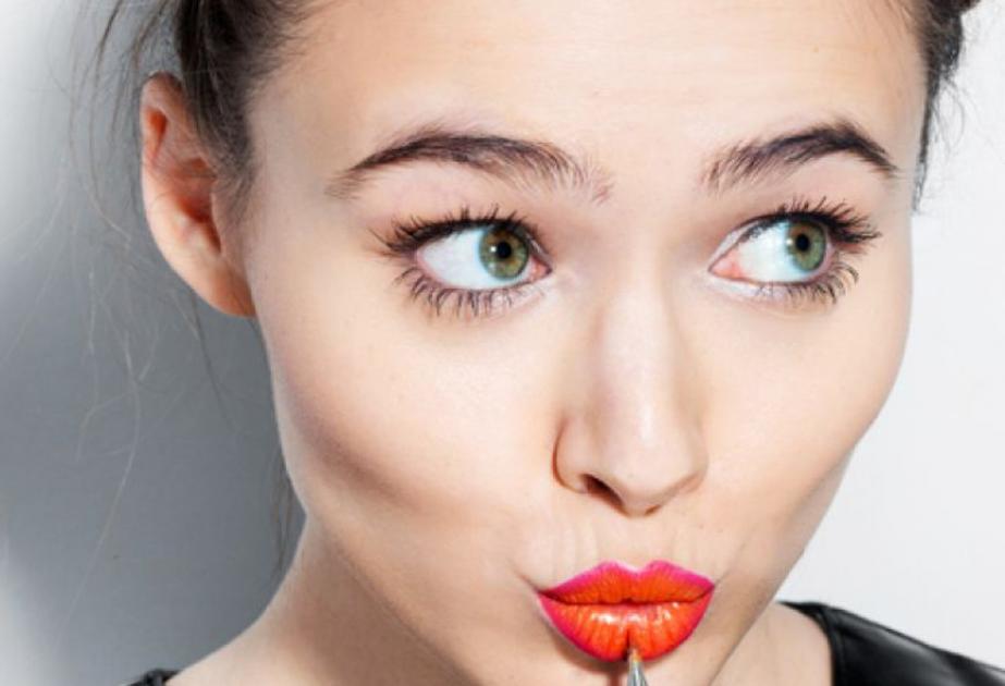 Ένας απλός συνδυασμός θα κάνει αμέσως μοδάτα τα καλοκαιρινά looks σου ...