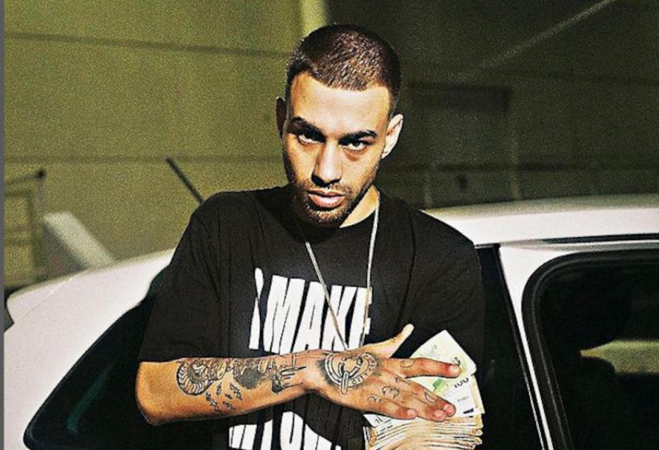 O ράπερ Ricta οδηγήθηκε στο δικαστήριο για τον ξυλοδαρμό στη ...