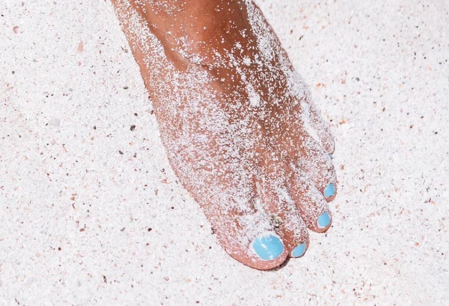 Τυρκουάζ: Η απόχρωση στα νύχια που θα σας βάλει από τώρα σε summer mood | Sigmalive Magazine