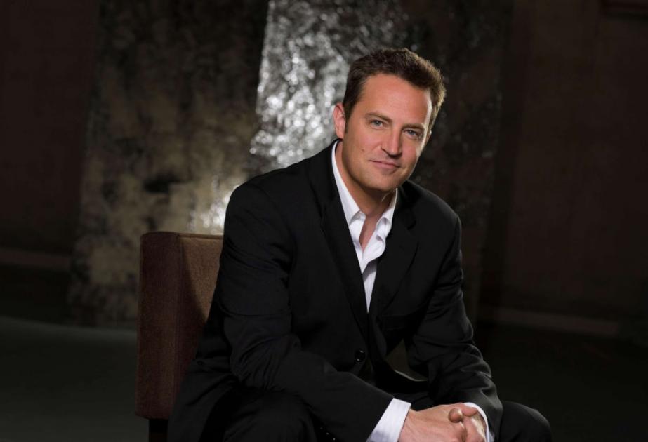 O Perry είχε ποζάρει στο τζακούζι όπου πέθανε λίγες μέρες πριν το ...