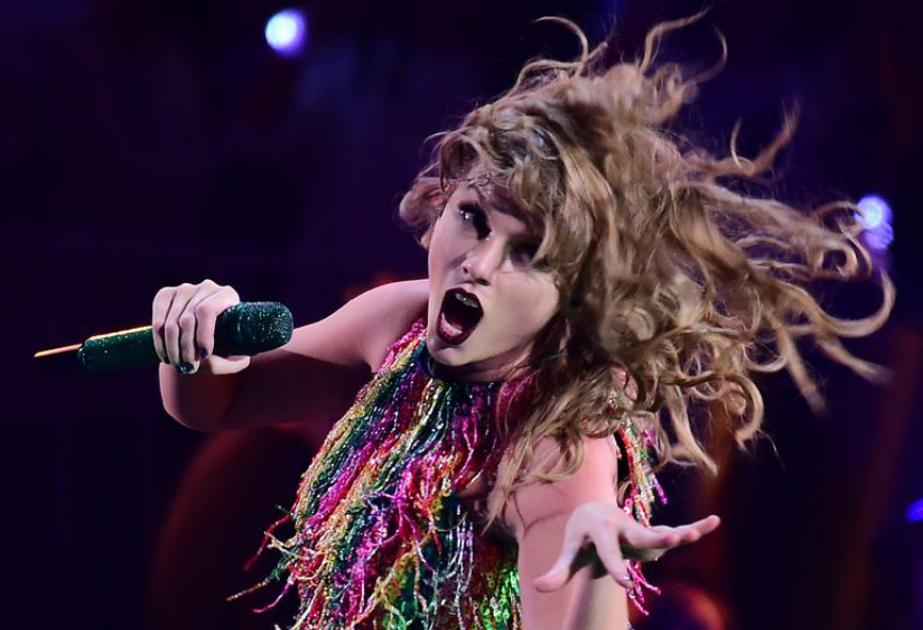 Η Taylor Swift γιόρτασε την Πρωτοχρονιά με ένα επικό μασκέ πάρτι ...