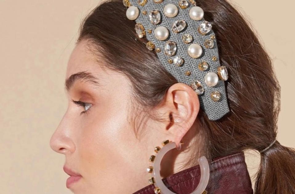 Glam Headbands: Το αξεσουάρ μαλλιών που θα χαρίσει λάμψη στα γιορτινά ...